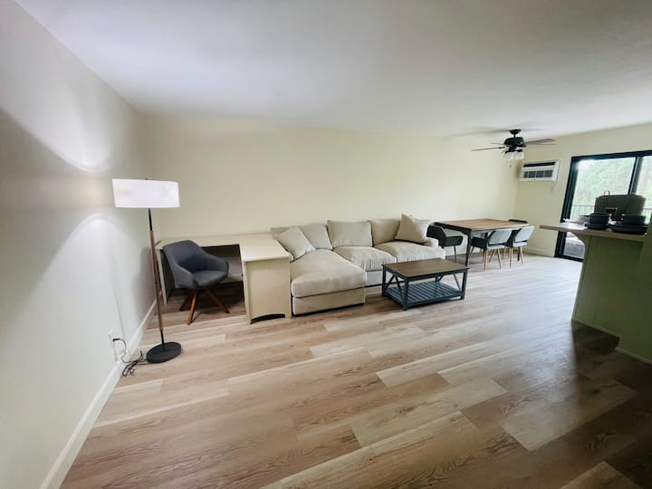 Lovely 1 Bedroom Apartment With A Pool And View. - Santee, CA