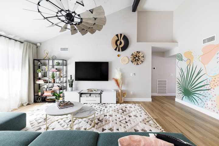 Relaxing Paradise Getaway | Pool | Mini Golf - Scottsdale, AZ