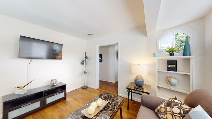 Cozy Haven 1 Br,close To Lax, Shared Spaces #1 - Inglewood, CA