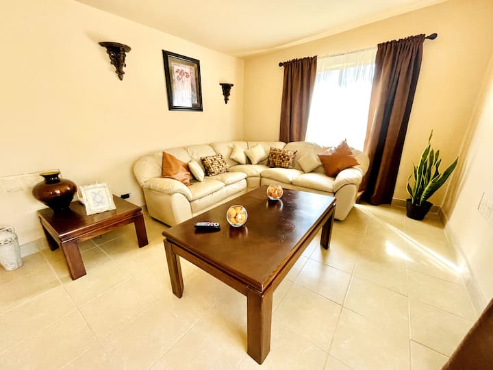 Casa En Zona Centro Con Gran Estacionamiento - エンセナダ