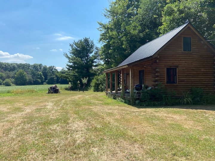 Rustic, Secluded  Cabin With Beautiful Pond - East Aurora, NY