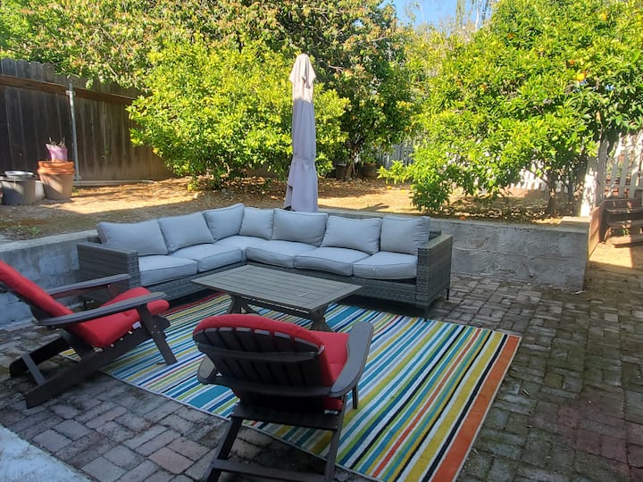 Charming Lake Merritt 2-bdrm, With Backyard - Alameda, CA