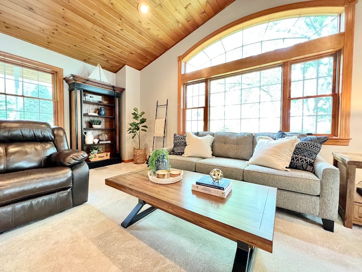 4 Br/2.5 Ba Lake House | Pets Ok | Fire Pit | Dock - Tully Lake, Tully