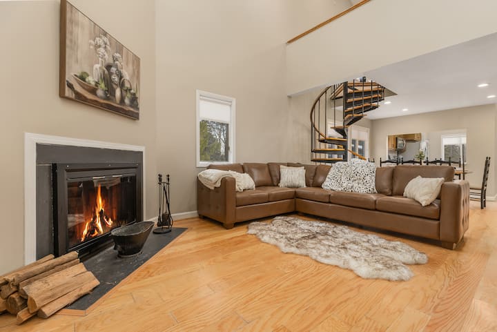 Huge Stunning Mt Snow Villa Jacuzzi/hot Tub/gamerm - Vermont