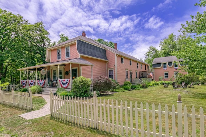 7br Coastal Inn / Short Walk To Beach /  Sleeps 14 - Portland, ME