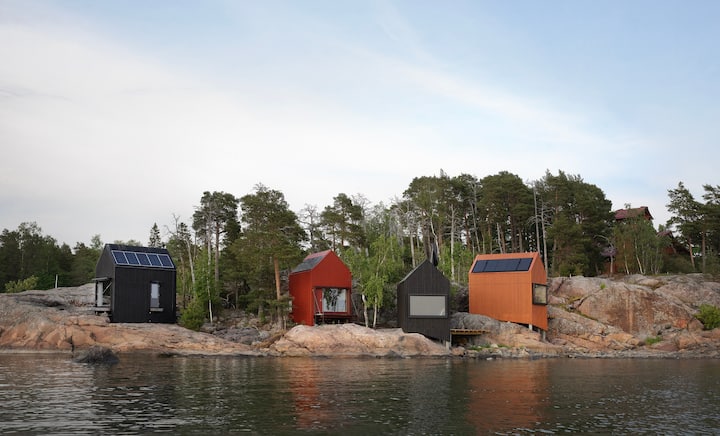 Majamaja Off-grid Seaside Property, Red House - Helsinki
