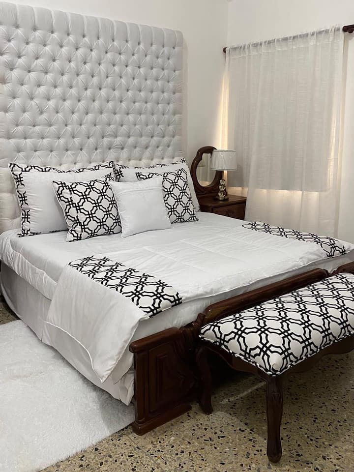 Gran Habitación Con Baño Y Parqueo Privado - La Romana