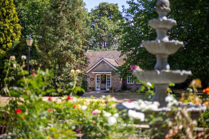 Woodland Manor Cottage - Bedford