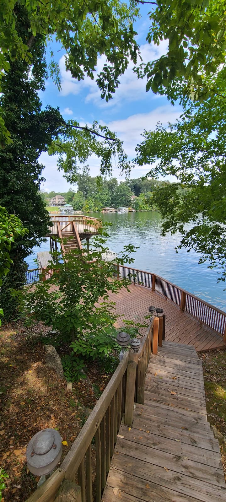 Lakefront Home (3 Bedrooms) With Deck And Dock - Biltmore, TN