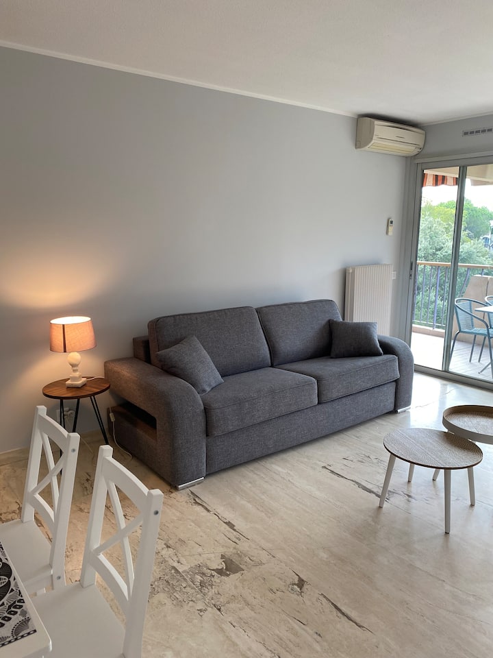 Joli Appartement Avec Vue Sur Piscine - Mandelieu-La Napoule