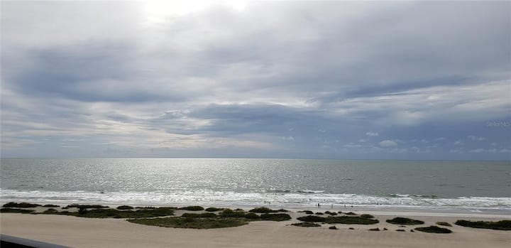 Beach Front Condo For Rent - Largo, FL