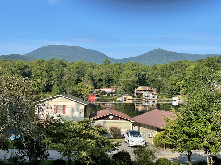 Lake Views & Access In Renovated 2 Bedroom Home - Tryon, NC