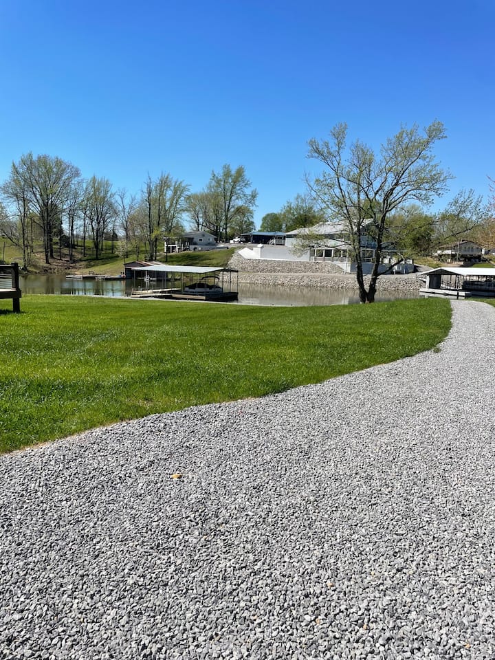 The Best Of Lake Of Egypt Living/ Covered Dock - Marion, IL