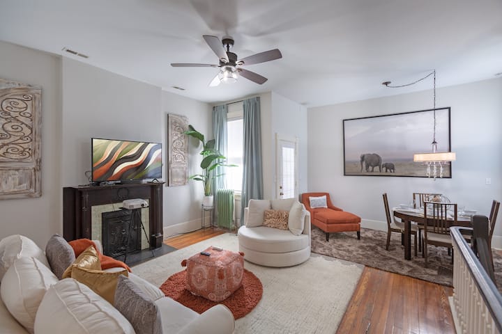 Charming;2 Floors;rooftop;160in Movie-nite;parking - Richmond, VA