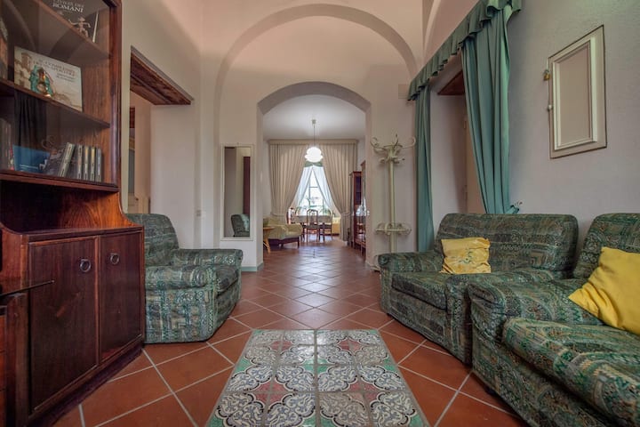 Domus Fra' Giovanni - City Apartment - Salerne