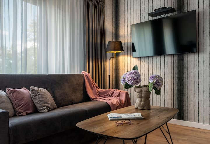 Apt For 6 People | 2 Baths | Balcony | Free Park - Krakow