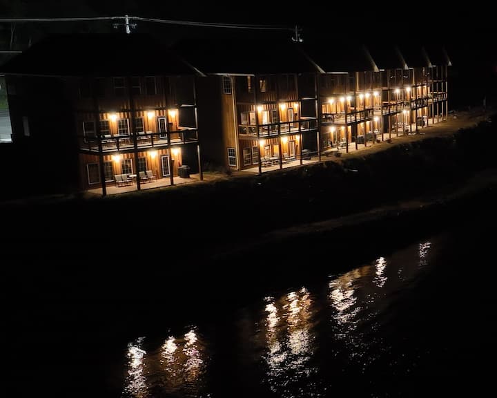 Garden Waterfront Cabin 20a - Houghton, MI