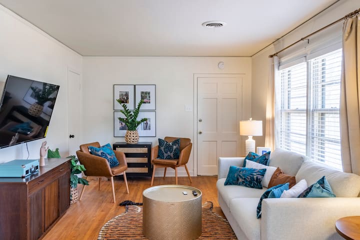New! Funky 2-bedroom Duplex In Trendy Midtown Area - University of Memphis, Memphis
