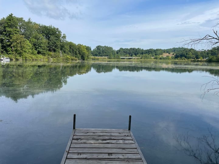 Riverfront Cozy Cottage Near Dartmouth College - Hanover, NH