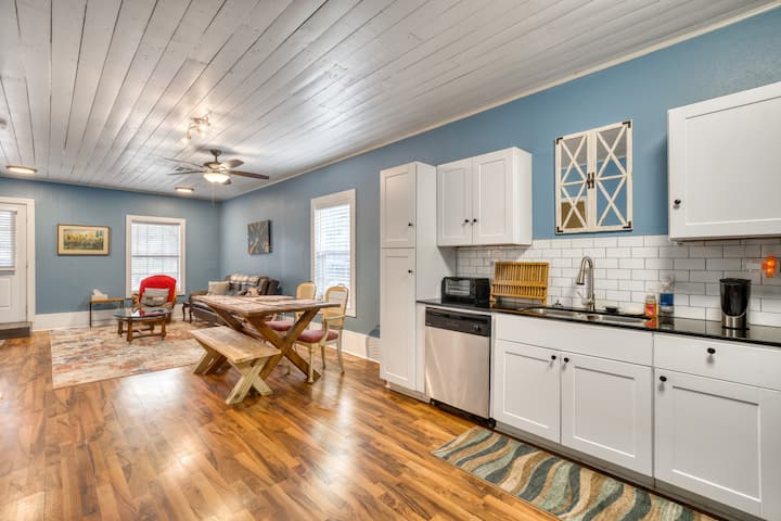 That Blue Aggie House - Bryan