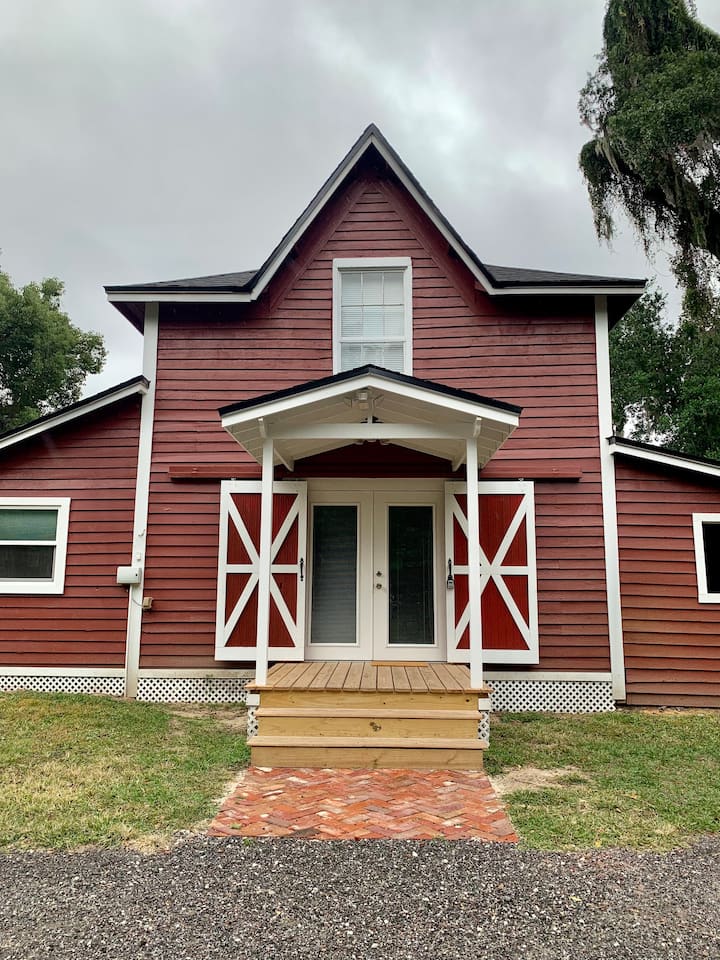 Beautifully Renovated Barn Near Downtown - Jacksonville Zoo and Gardens, Jacksonville