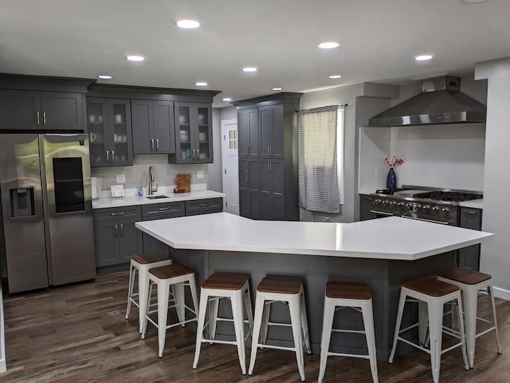 Spacious Country Style Home With Gourmet Kitchen - Provo, UT