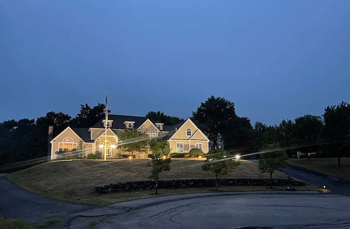 Gorgeous  Mansion, 6 Bedroom With 4.5 Bathroom - Brooks Pond, MA
