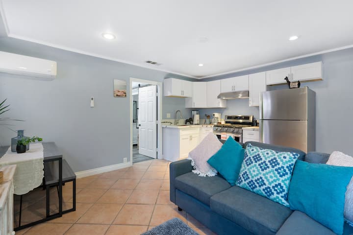 Newly Remodeled Cheerful 1-bd/1br, Full Kitchn 4u - Mission Hills - Los Angeles