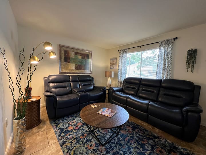 King Bed First Floor Mid City With Parking - 巴頓魯治