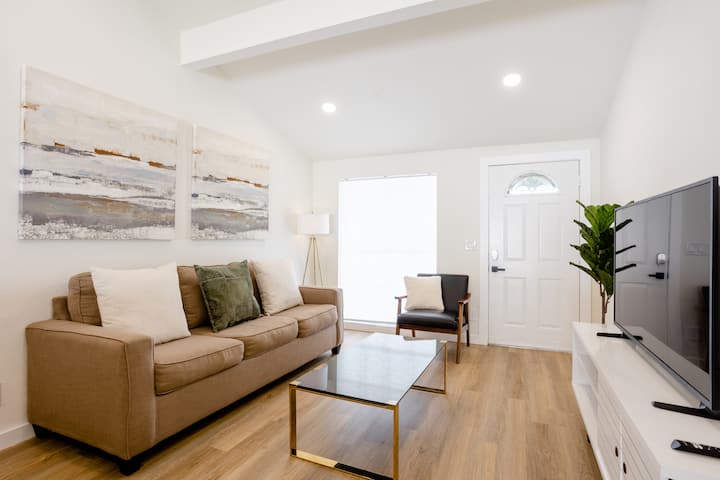 Sun-filled Townhome W/ Double King Bed's - Pinellas County, FL