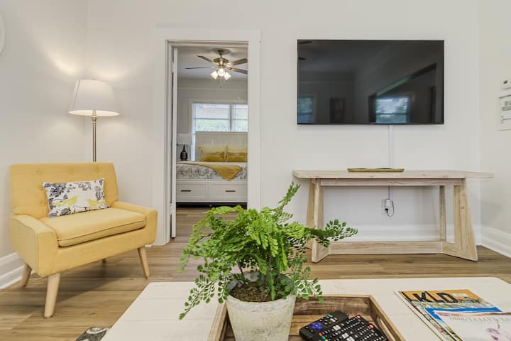Charming Historic Bungalow ~ 5 Min Walk To Fsc - Lakeland, FL