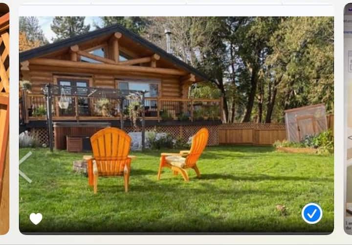 2 Beds 1 Bath Log Cabin With Hottub, Salt Spring - Salt Spring Island