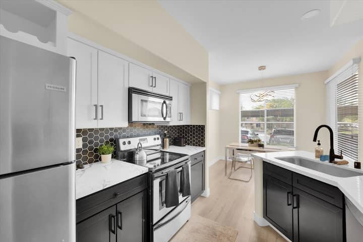 The Layover * A Modern Living Near Lv Strip - Las Vegas