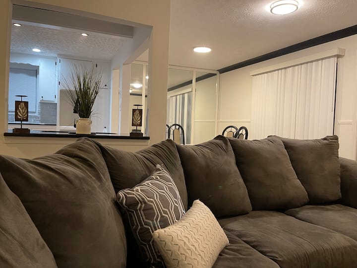 Stylish, Spacious And Cozy For Family & Friends - Stockbridge, GA