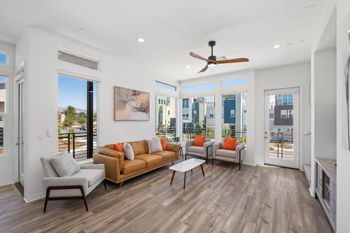 Mid-century Modern Designer's Home - Irvine, CA