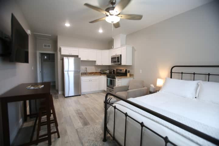 Cozy Century Heights Studio! - Yuma, AZ