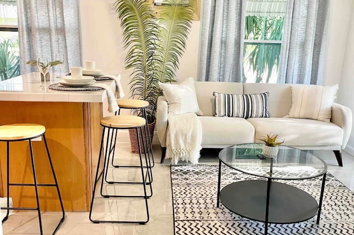 Lovely Apartment! 3 Min To Beach/sunsets And Fun! - Punta Rassa, FL