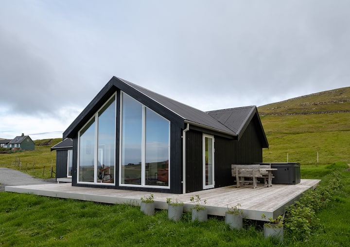Peaceful Nature Escape In Skálavík | 3br | Parking - Faroe Islands