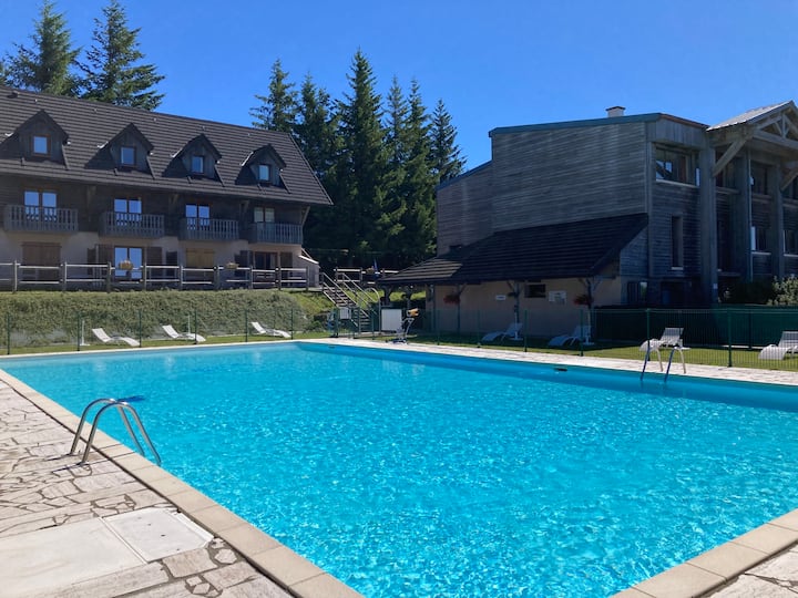 Appartement Duplex 8 Pers. à Super-besse + Wifi - Lac de Montcineyre