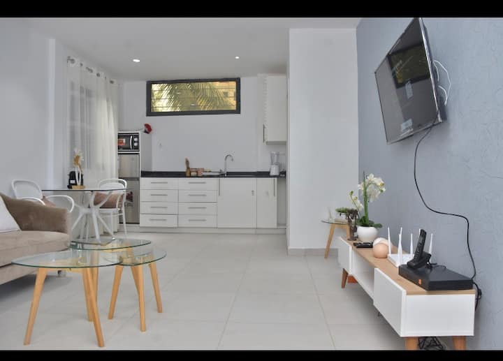 Très Beau F1 Avec Terrasse Almadies - Dakar