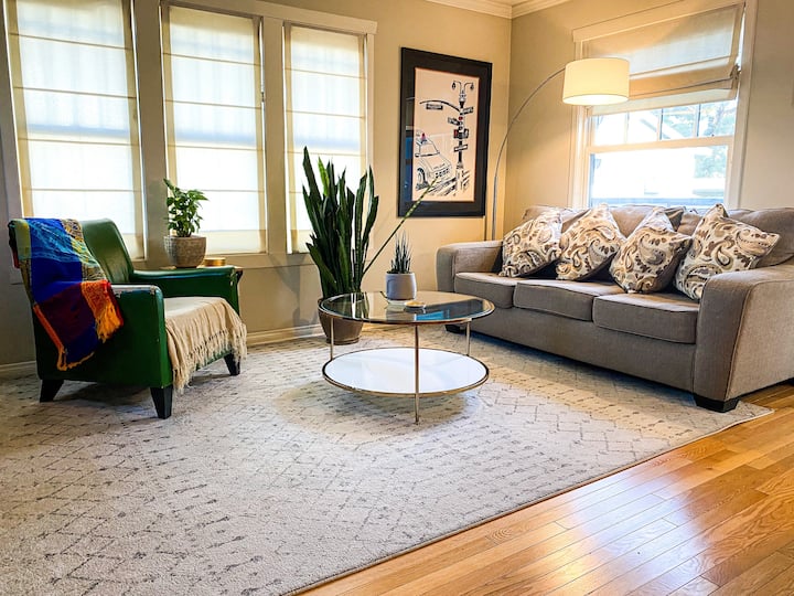 Modern Craftsman Condo 2 Blocks From Hospital - Santa Barbara, CA