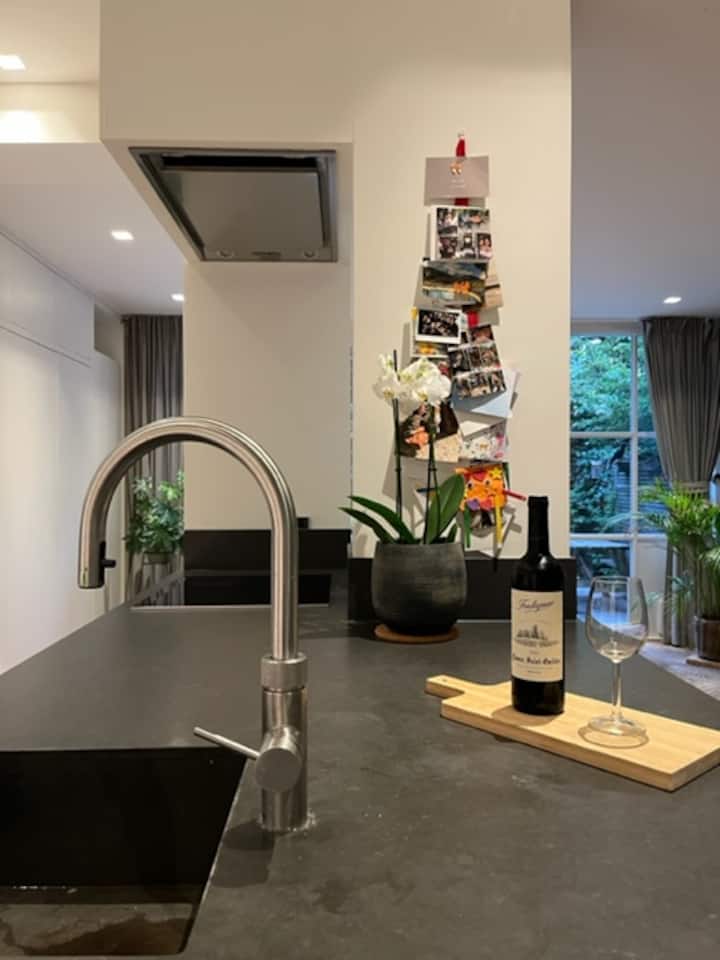 Stylish & Beautiful Ground Floor Apartment - Amsterdam