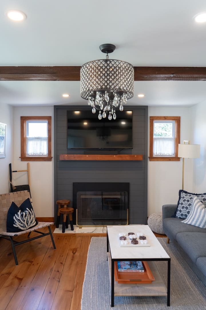 Chic Oak Bluffs Home, 4br/2.5ba - Oak Bluffs, MA