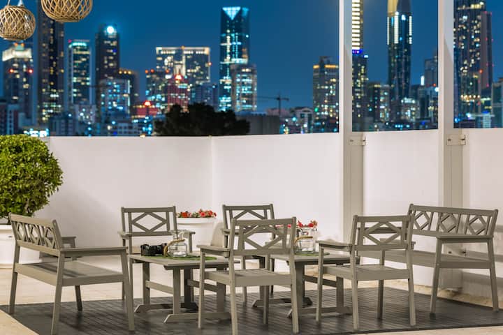Indulge In Dubai: Large 2br Home | Walk To Beach - Các tiểu Vương quốc Ả rập Thống nhất
