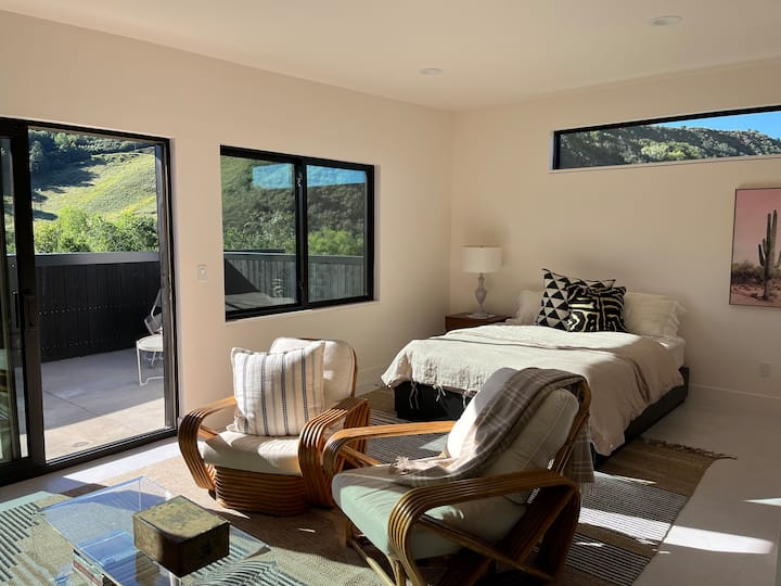 Modern, Brand New Apartment With Mountain Views - Durango, CO