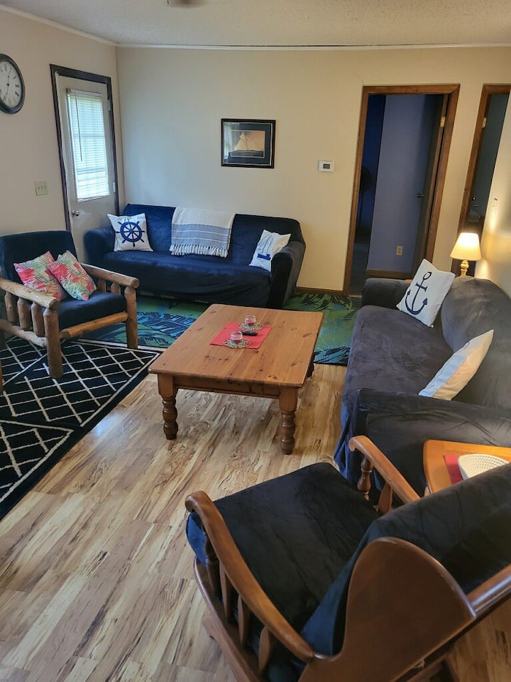 Torch Lake Apple Orchard Cabin - Torch Lake, MI