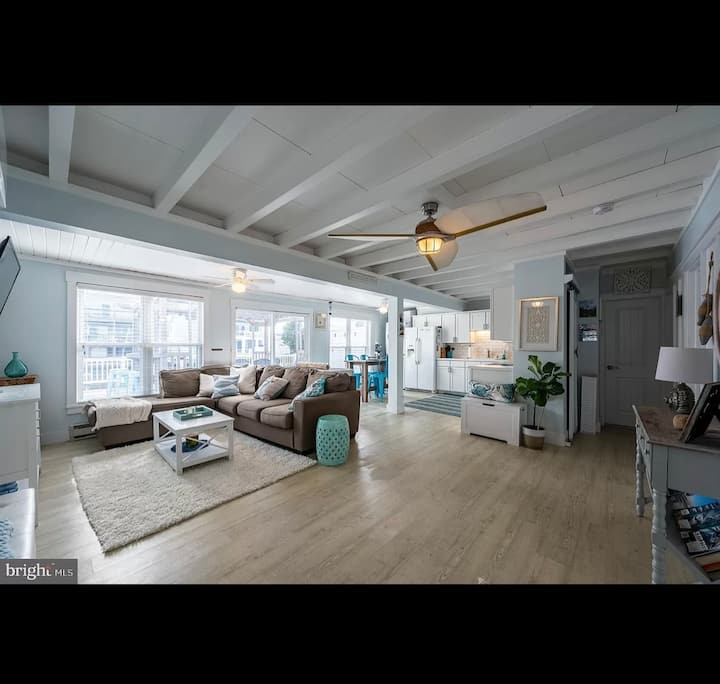 Beach Cottage - Long Beach Island, NJ