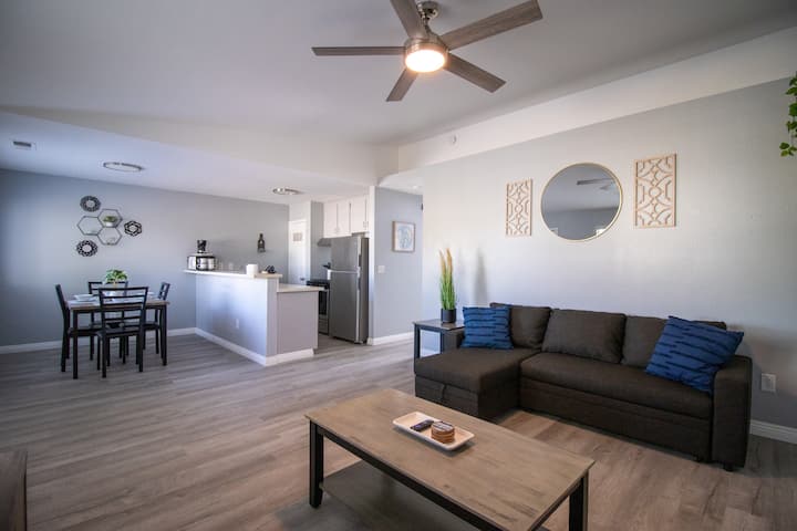 Cozy 2bed/2bath Close To Main Street - Porterville, CA