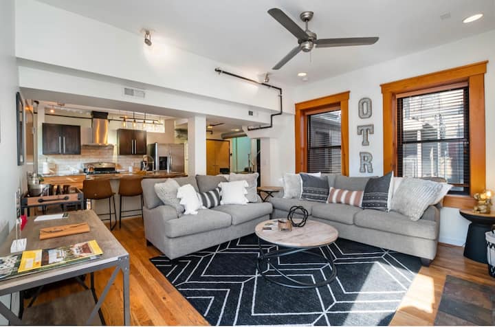 Main St | Loft W/ Rooftop Patio | Secure Parking - Covington, KY