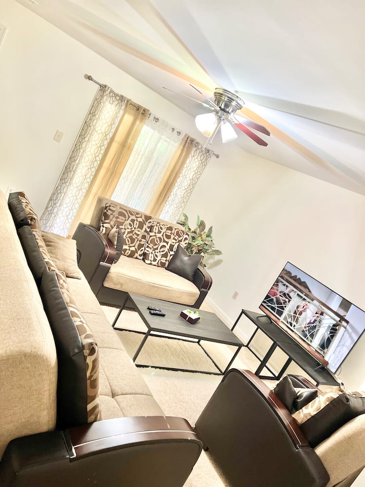 Quite Beautiful Basement With Free Parking - Clifton, VA